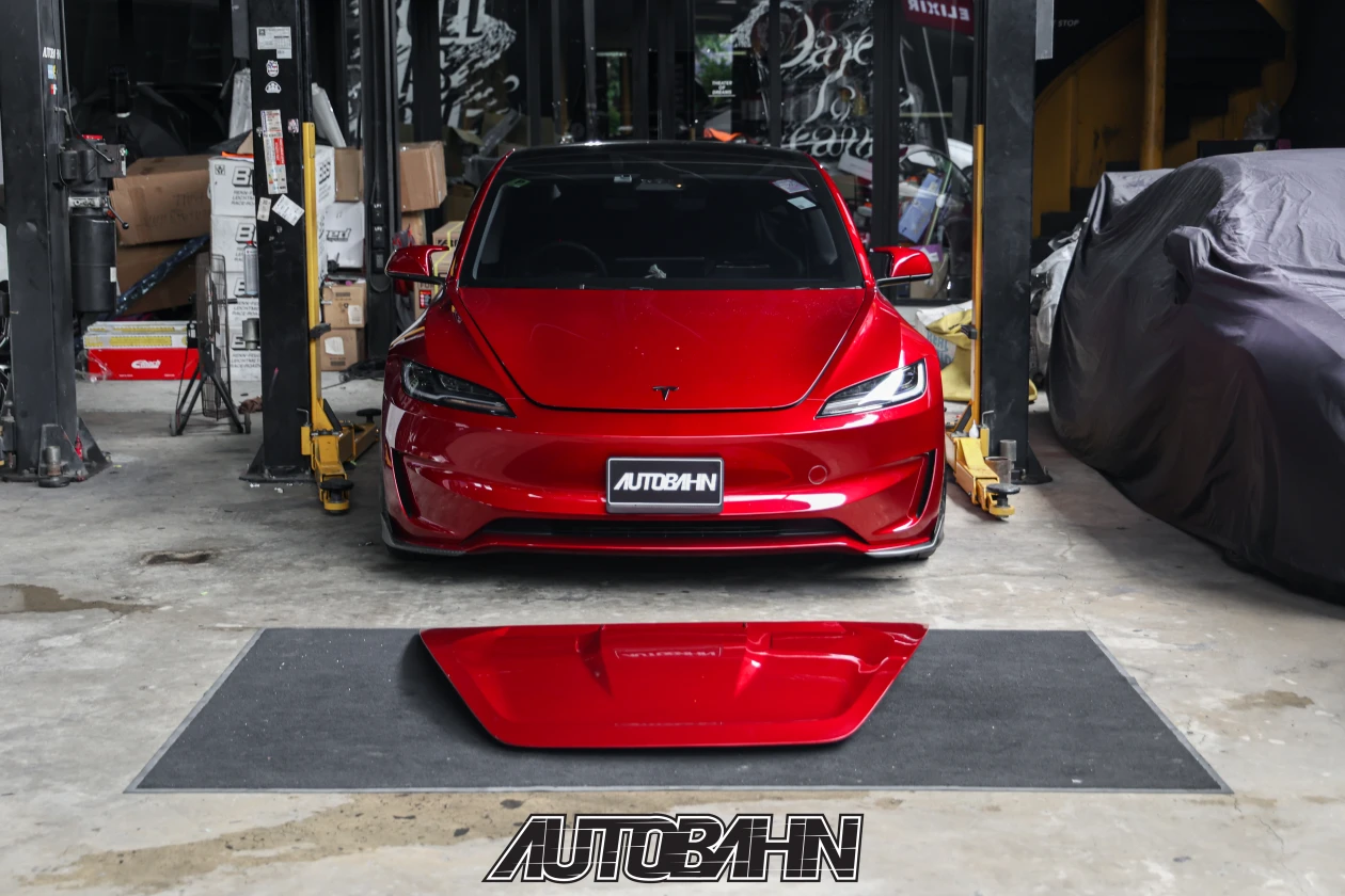 Tesla Model 3 Highland ฝากระโปรงหน้า Robot Craftsman | Autobahn Thailand